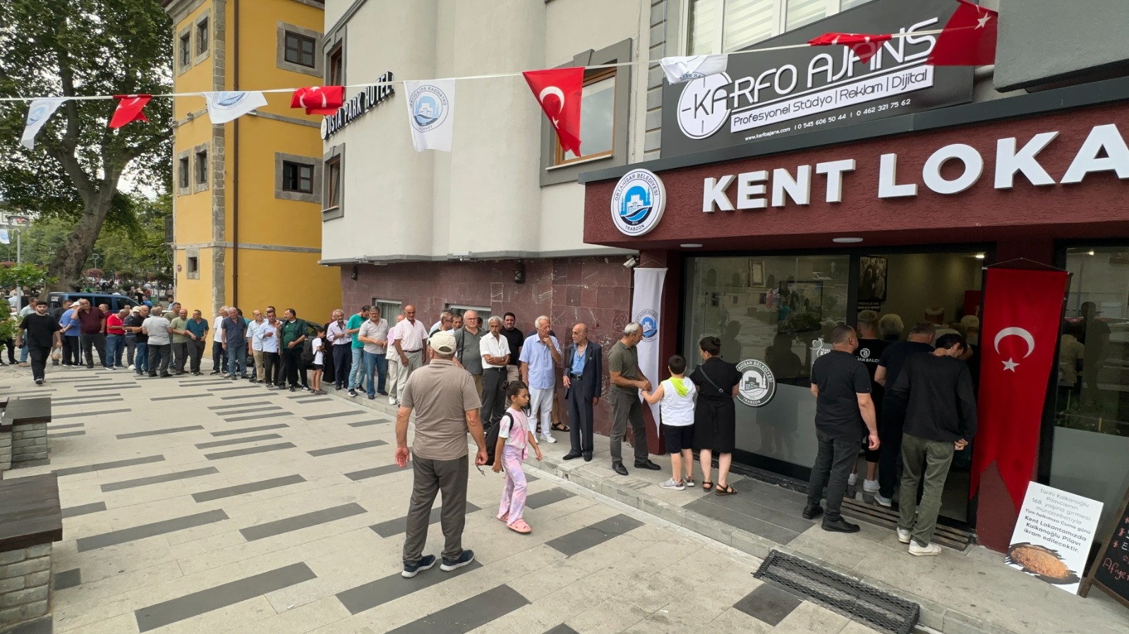 Ortahisar Kent Lokantası’nda, tarihi Kalkanoğlu Pilavı dağıtıldı ...